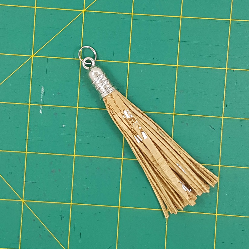 Making a tassel using a tassel cap - BettyBP - Blog